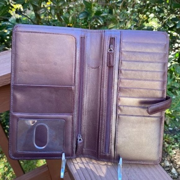 Levenger | Accessories | Vtg Levenger Brown Leather Wallet | Poshmark
